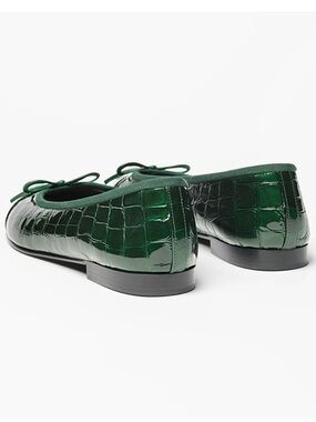 CHANEL | Shoes | Chanel 26a Dark Green Black Crocodile Patent Cc Logo ...